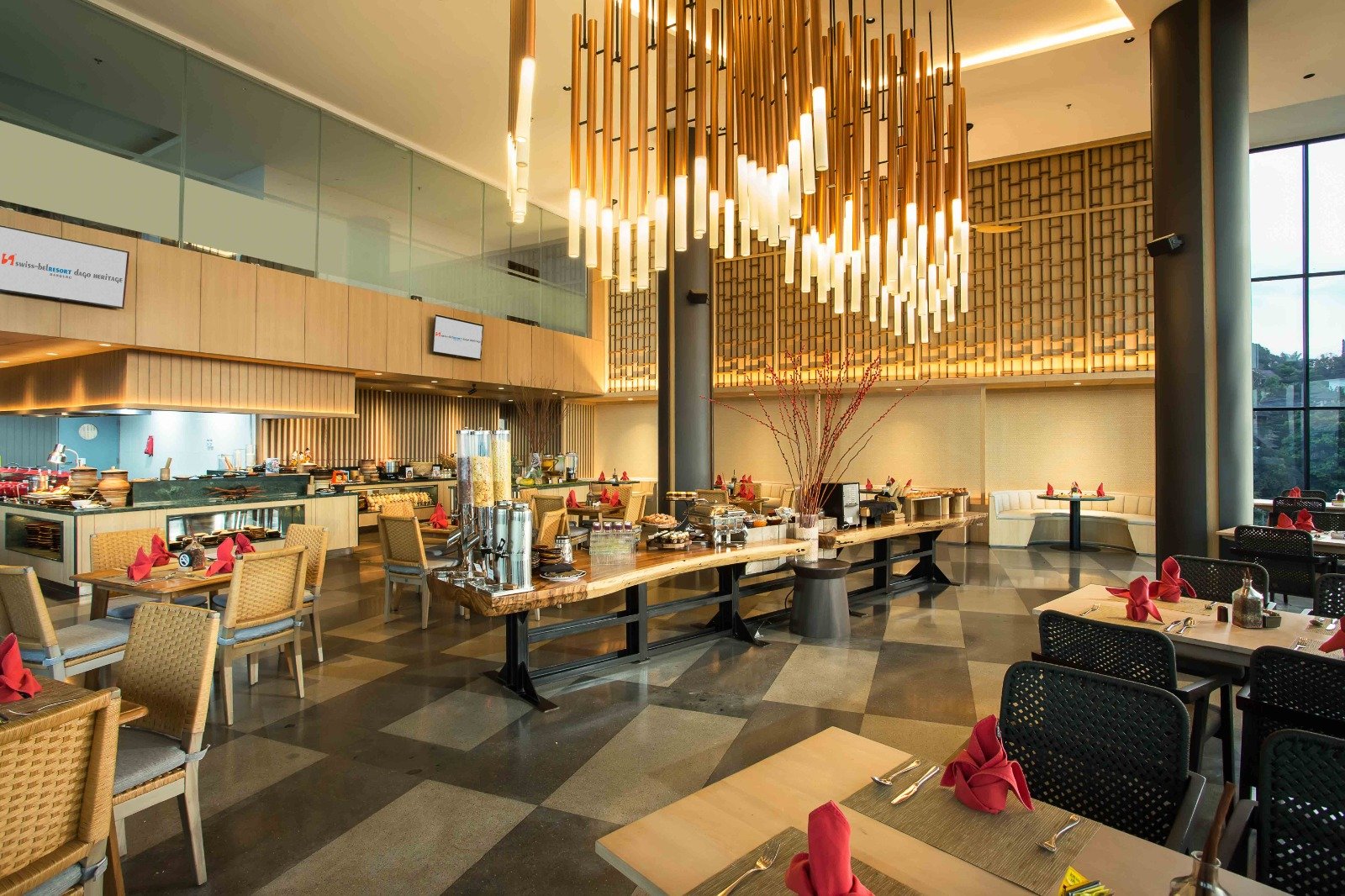Swiss-Kitchen Restaurant di Swiss-Belresort Dago Heritage Sajikan ...