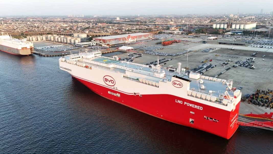 Pelindo Sukses Layani Kapal RoRo Jumbo Kapasitas 7.000 Unit Mobil ...